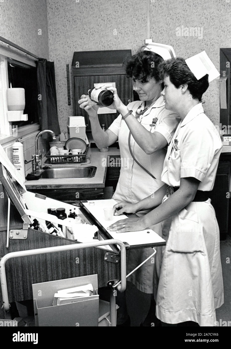 Infermieri anni 90 immagini e fotografie stock ad alta risoluzione - Alamy