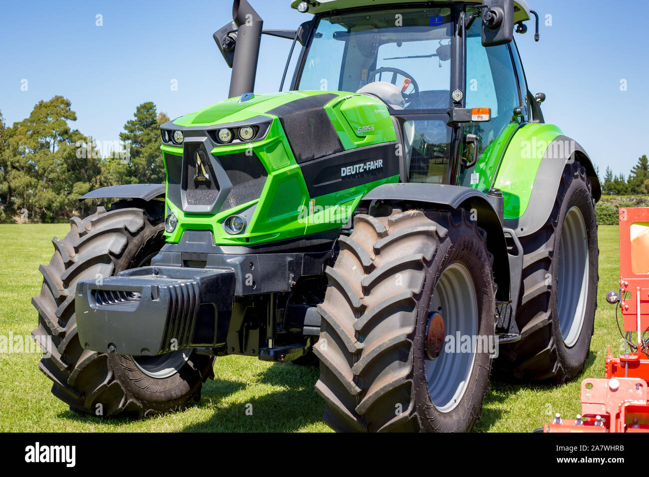 Deutz fahr trattori immagini e fotografie stock ad alta risoluzione - Alamy