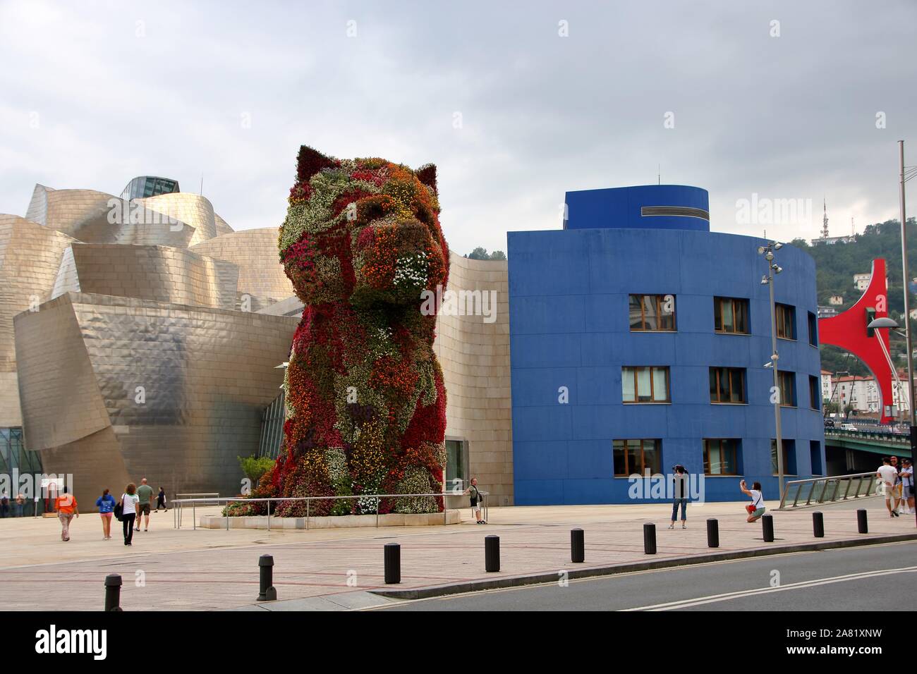 Jeff koons puppy topiary sculpture immagini e fotografie stock ad alta ...