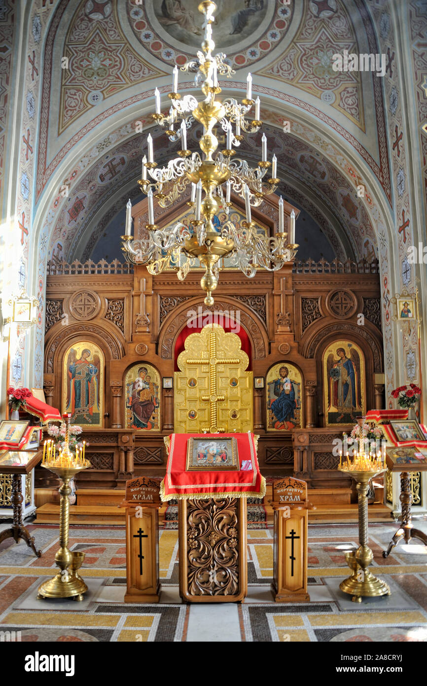 Iconostasi in legno immagini e fotografie stock ad alta risoluzione - Alamy