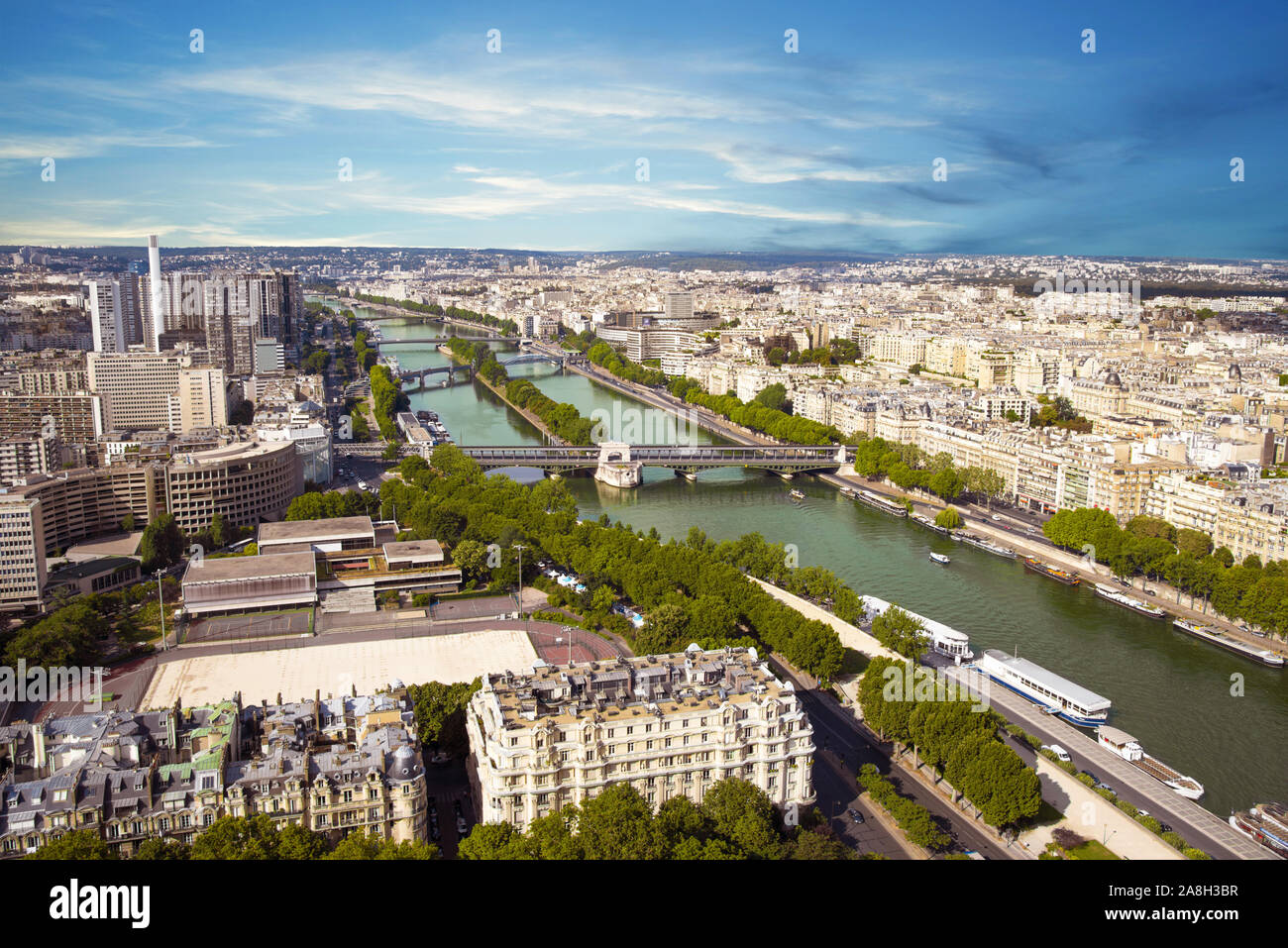 Vista dalla cima della torre eiffel immagini e fotografie stock ad alta ...