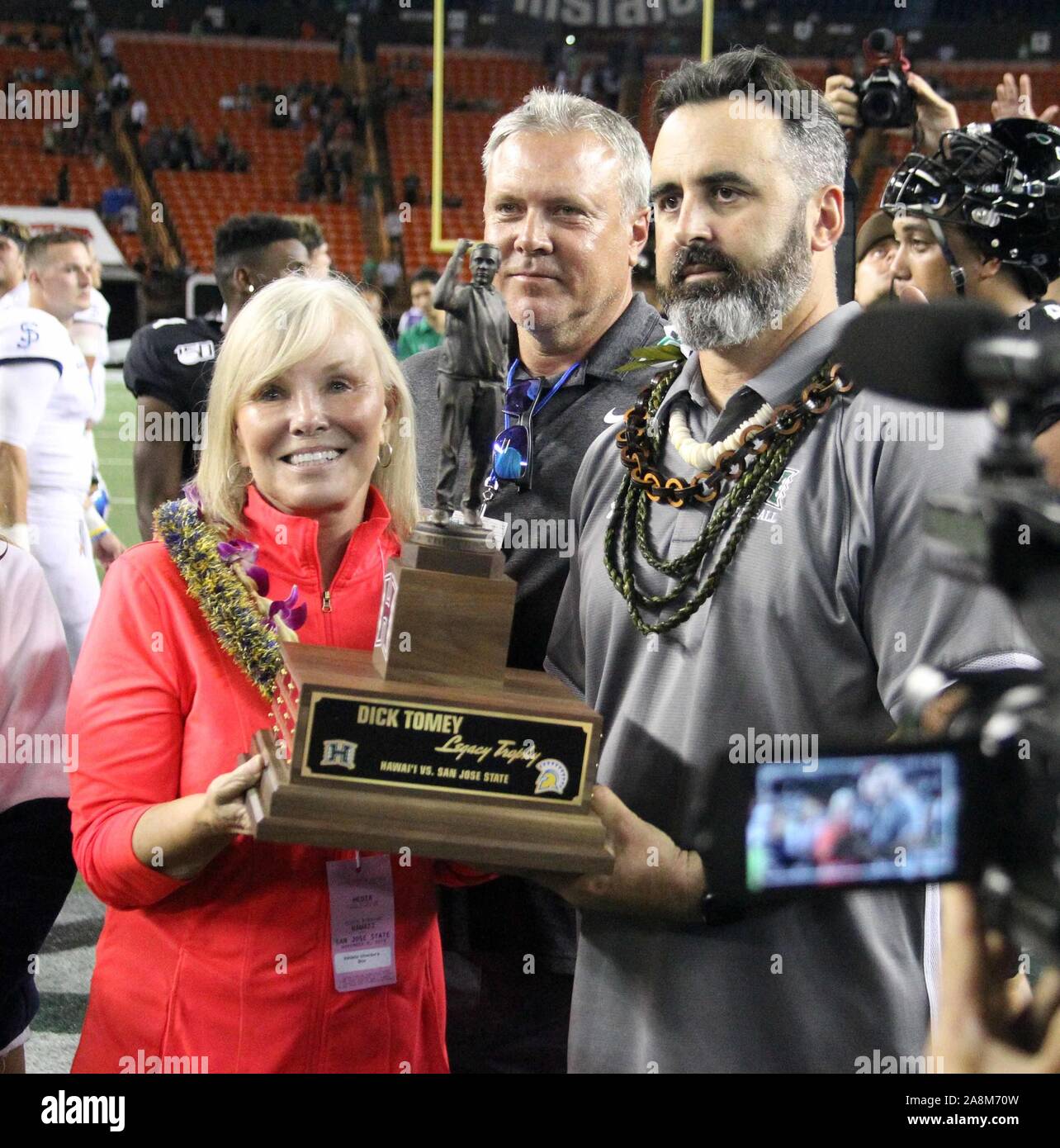 9 novembre 2019 - Moglie del compianto Dick Tomey, Nanci Tomey ...