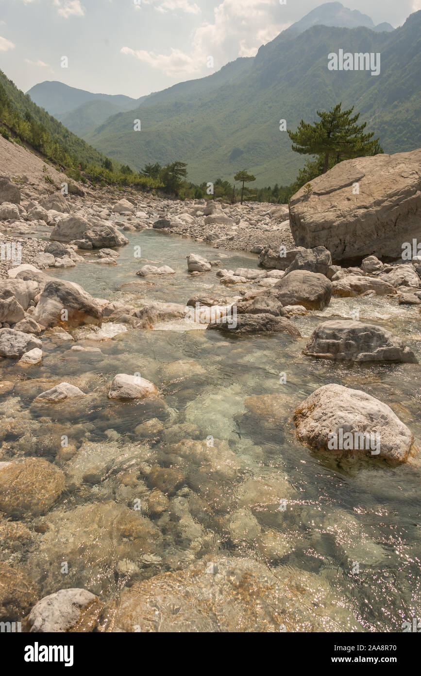 Valle del thethi immagini e fotografie stock ad alta risoluzione - Alamy