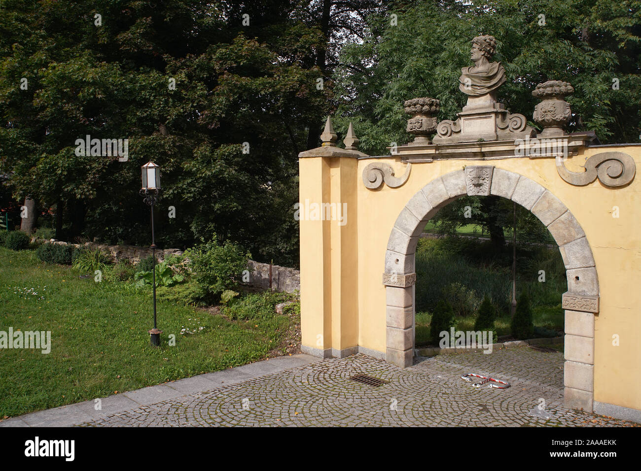 Cancelli al parco del castello immagini e fotografie stock ad alta ...
