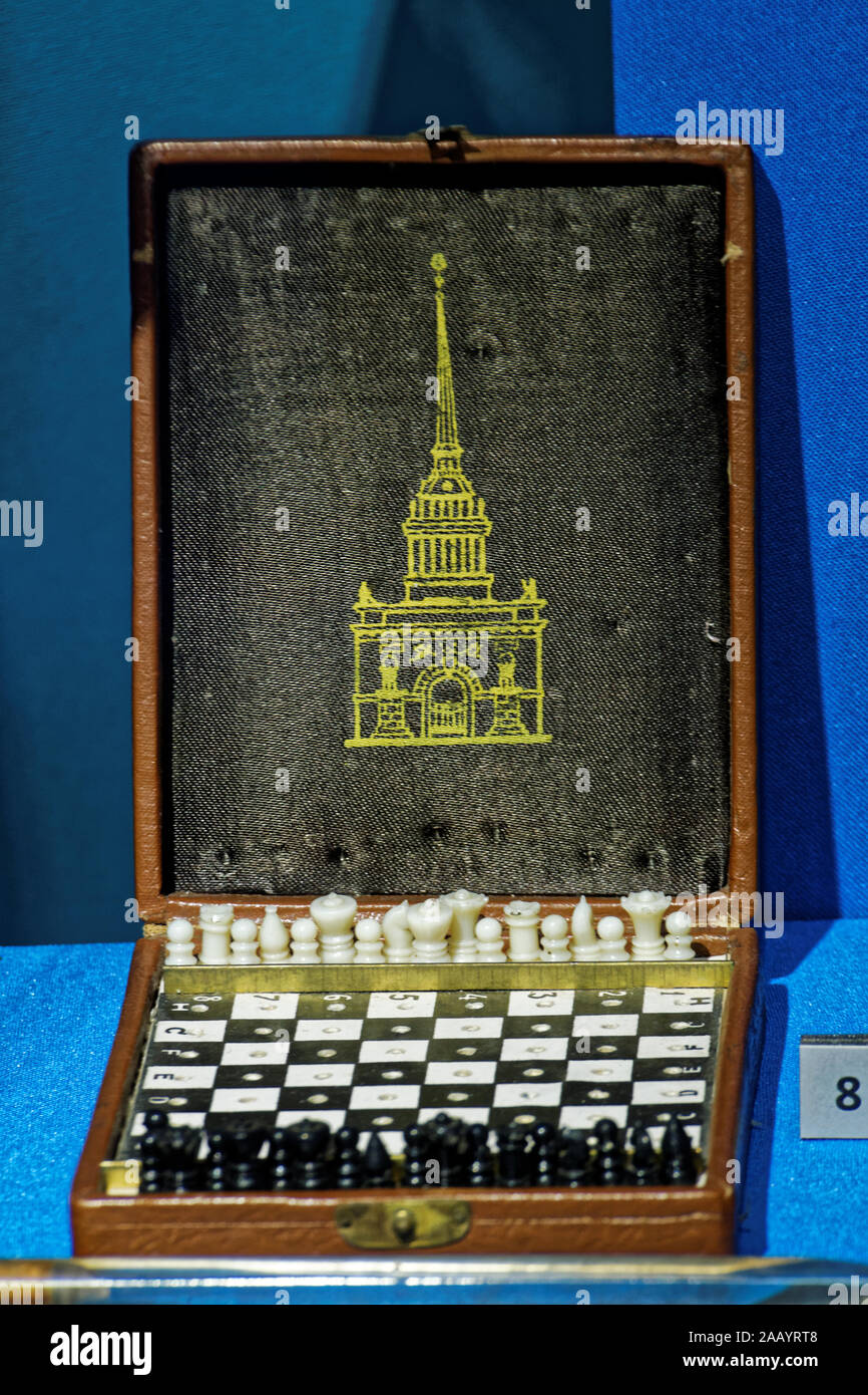 Vecchi scacchi sovietici immagini e fotografie stock ad alta ...