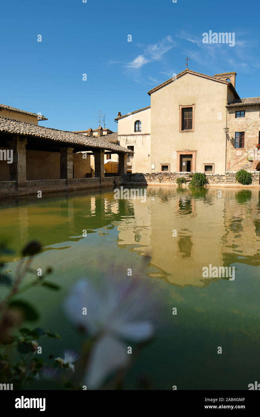Vecchi bagni di santa caterina immagini e fotografie stock ad alta ...