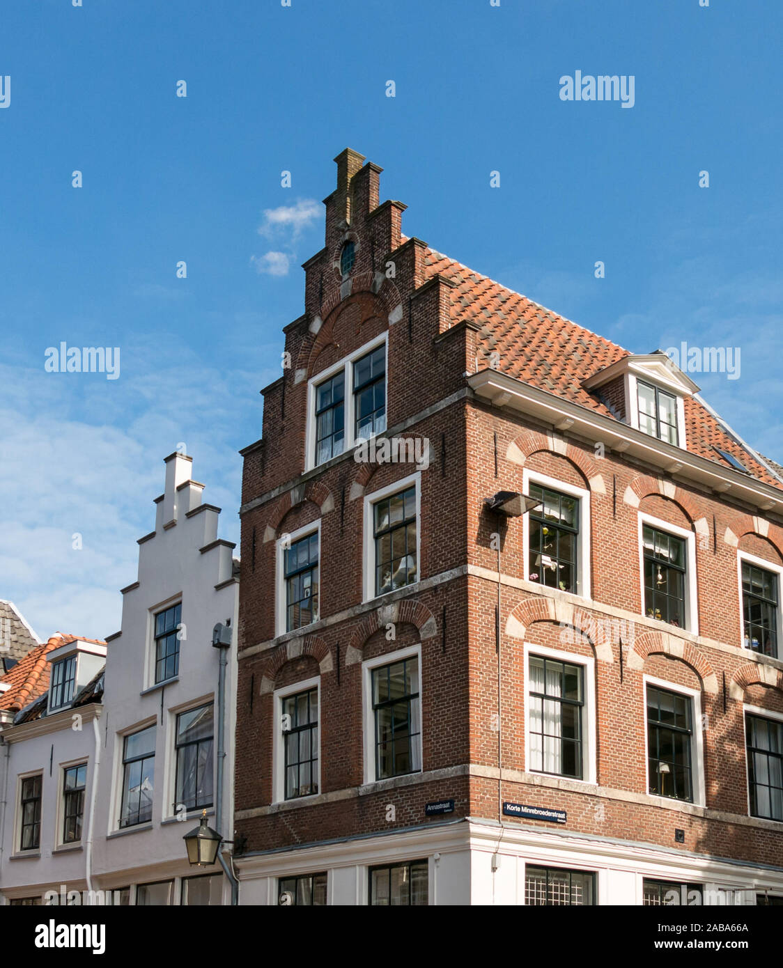 Facciate di case medievali immagini e fotografie stock ad alta ...