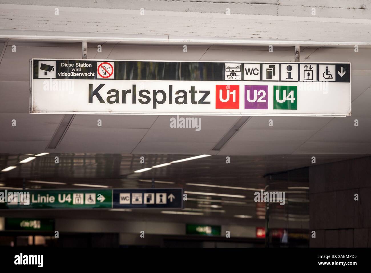U2 linie u bahn immagini e fotografie stock ad alta risoluzione - Alamy