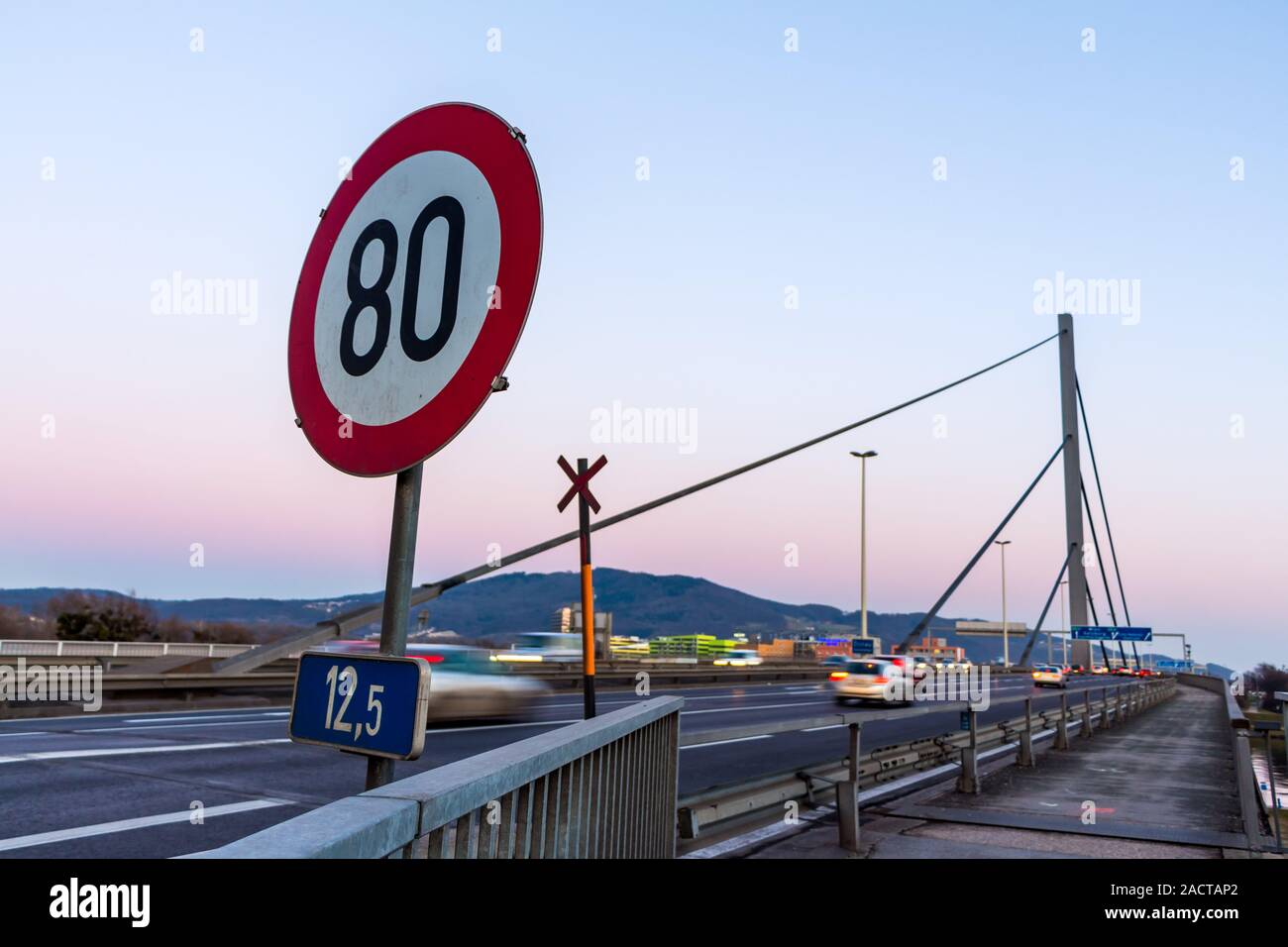 Linz austria bridge immagini e fotografie stock ad alta risoluzione - Alamy