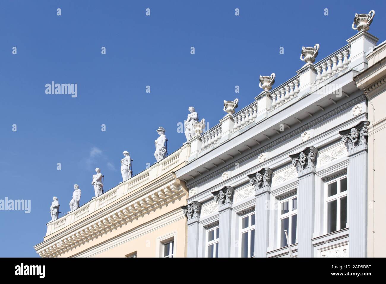 Facciate di case a immagini e fotografie stock ad alta risoluzione - Alamy