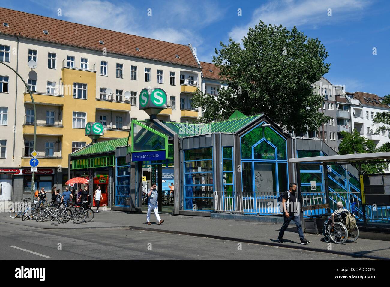 Bahnhof hermannstrasse immagini e fotografie stock ad alta risoluzione ...
