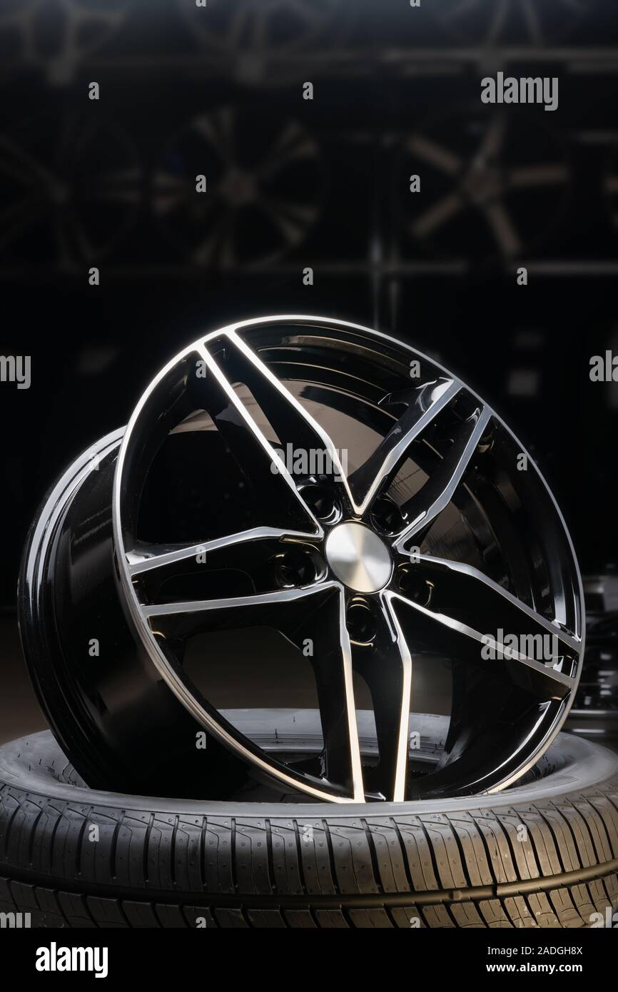 Nuovi e costosi in alluminio fuso ruota a disco di colore nero ...