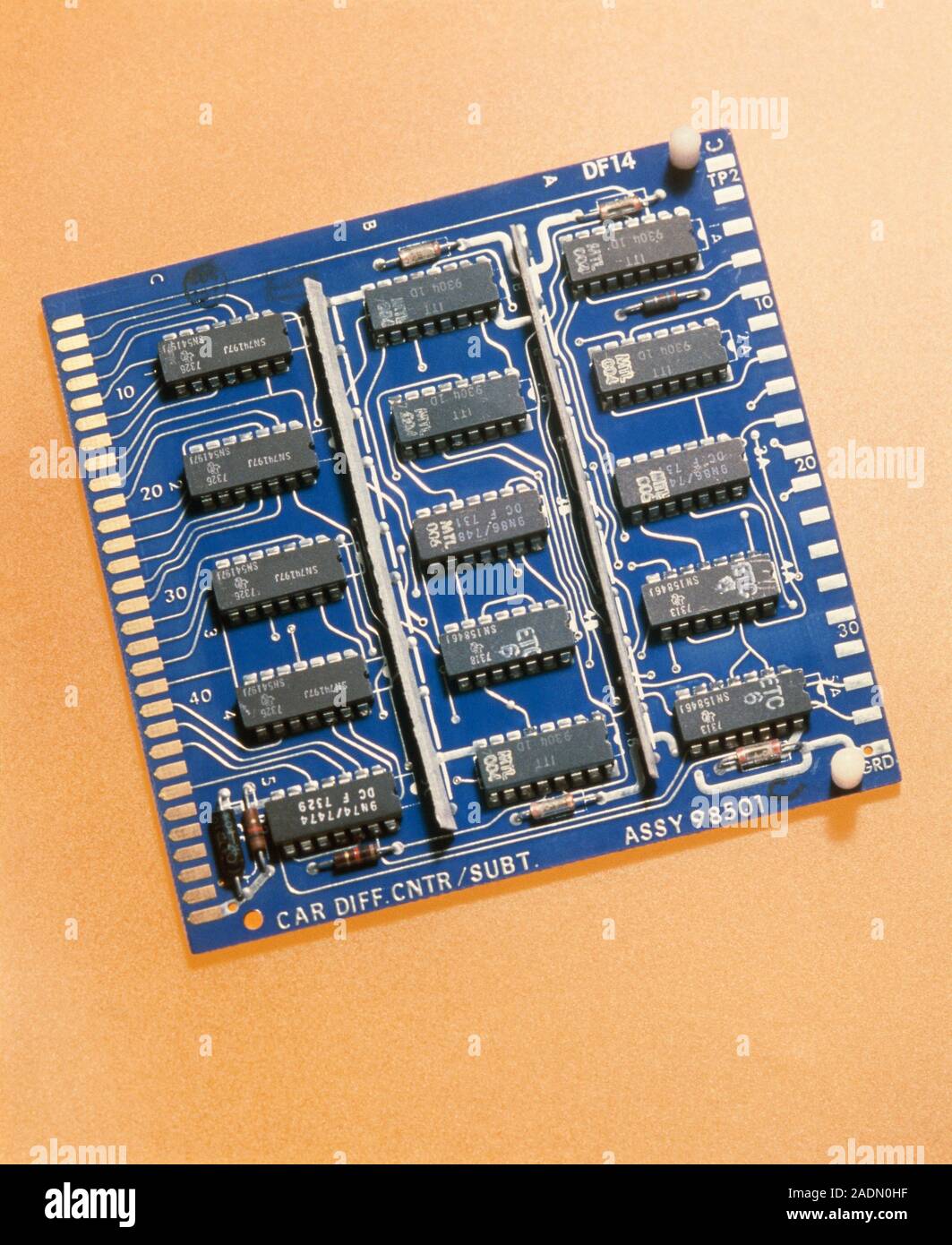 Il circuito stampato dall'unità logica aritmetica (ALU per aritmetica ...