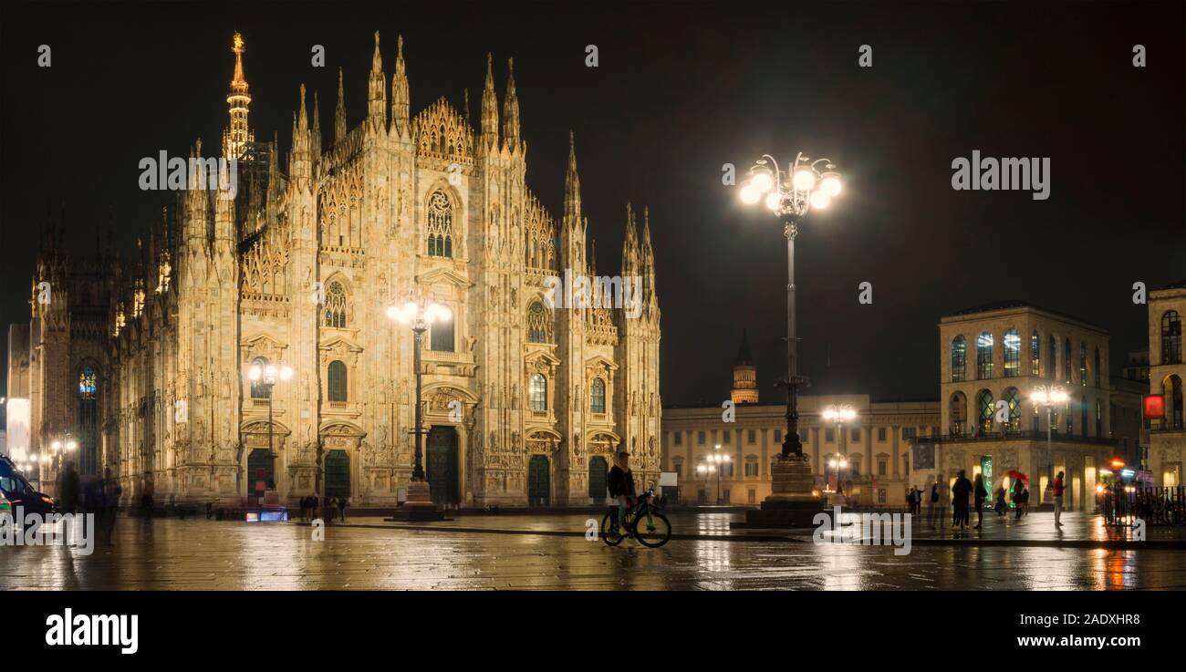 Milano di notte immagini e fotografie stock ad alta risoluzione - Alamy