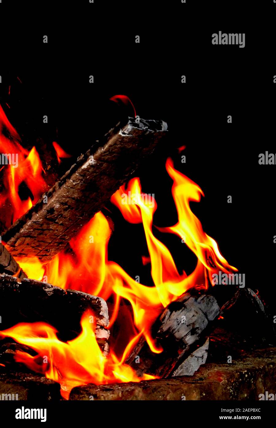 Il fuoco brilla immagini e fotografie stock ad alta risoluzione - Alamy