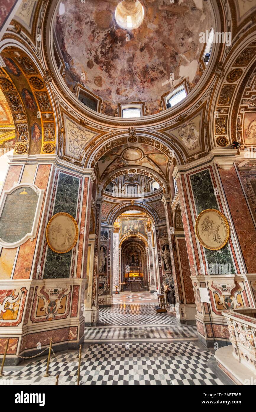 La chiesa di San Paolo Maggiore, con colonne di greco dioscuri tempio ...