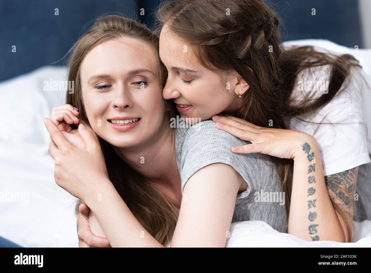 Happy Lesbians Immagini E Fotografie Stock Ad Alta Risoluzione Alamy 1098