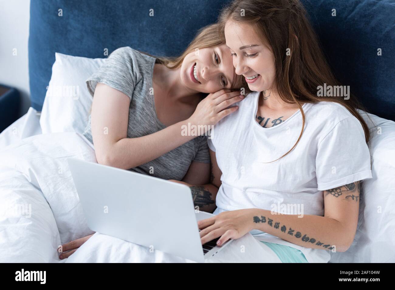 Cosa Fanno Due Lesbiche A Letto Immagini E Fotografie Stock Ad Alta