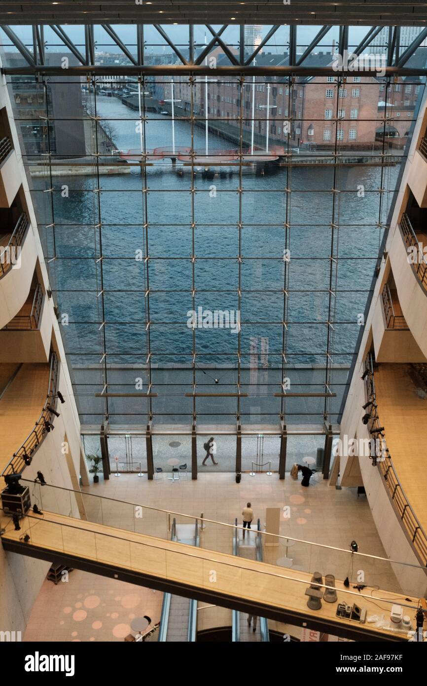 Top floor of atrium immagini e fotografie stock ad alta risoluzione - Alamy