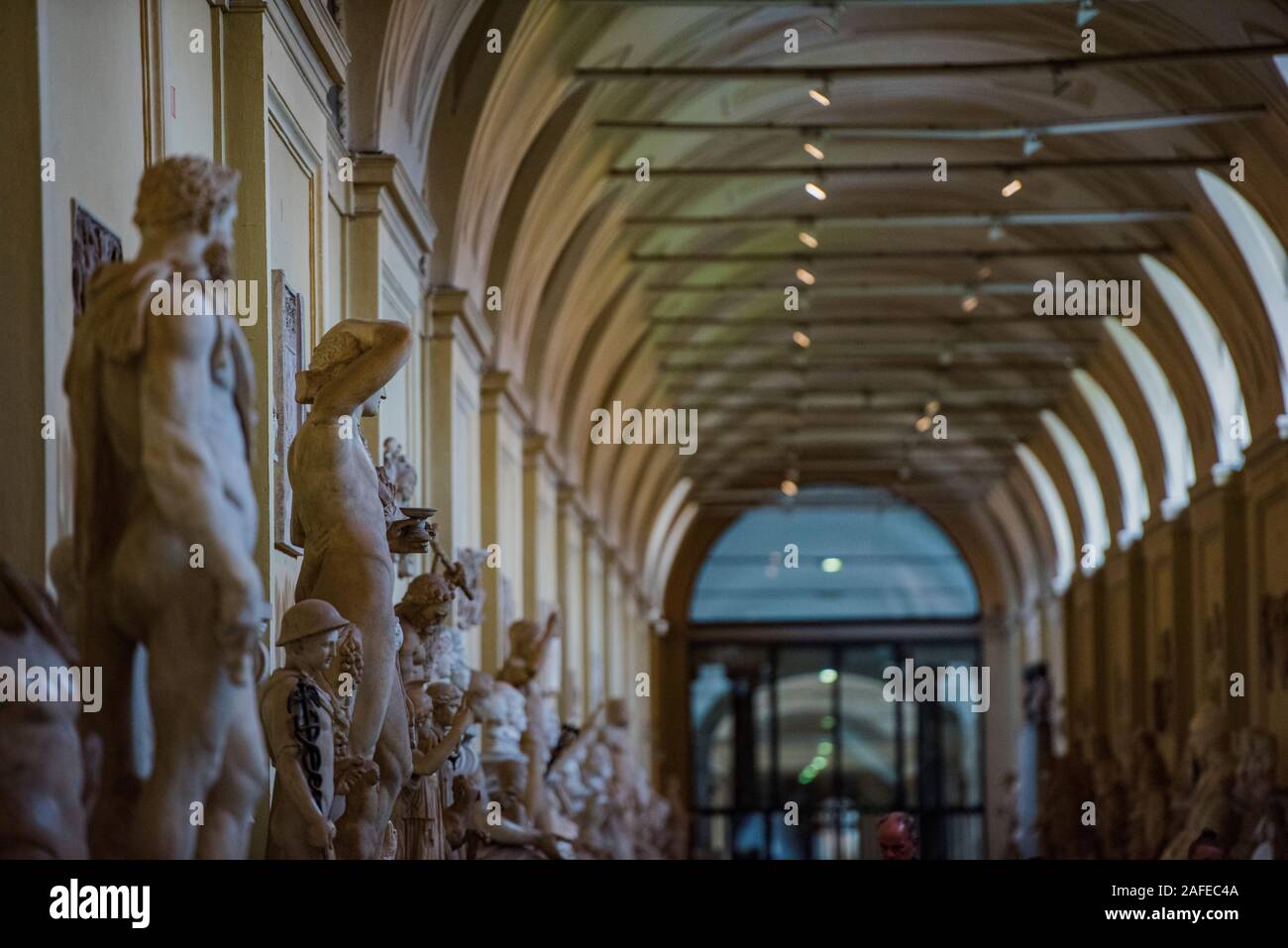 Statue greche classiche immagini e fotografie stock ad alta risoluzione ...