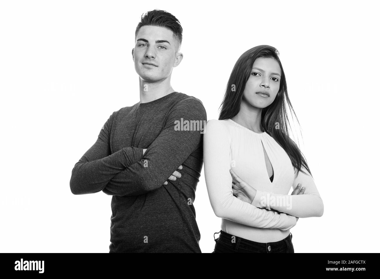 Coppia con le braccia incrociate immagini e fotografie stock ad alta ...