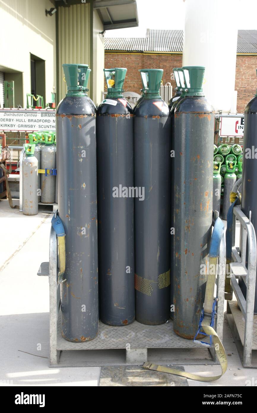 Contenitori cilindri gas compressi immagini e fotografie stock ad alta ...