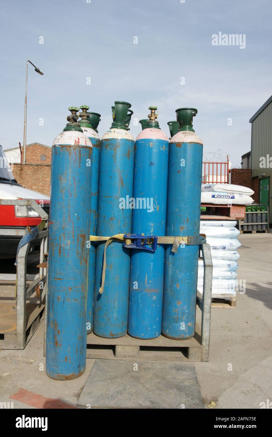 Bombole di gas ad alta pressione immagini e fotografie stock ad alta ...