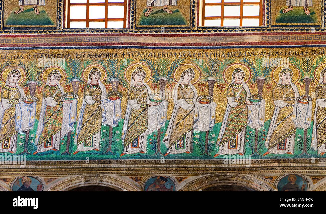 Bizantina mosaici romani , c. 561 d.c. nella Basilica di Sant ...
