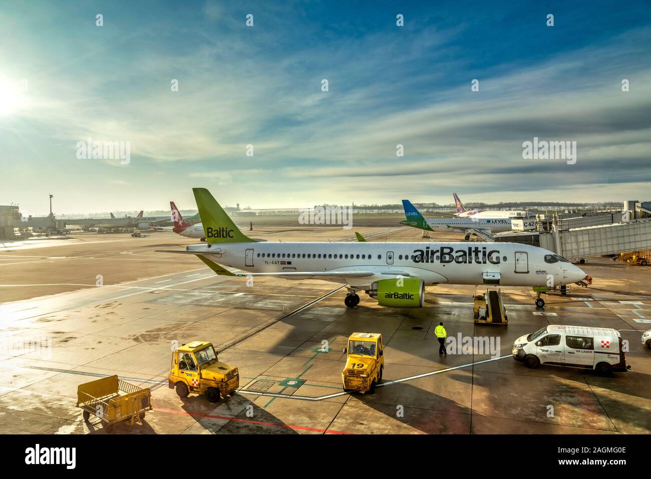 Vienna schwechat airport immagini e fotografie stock ad alta ...