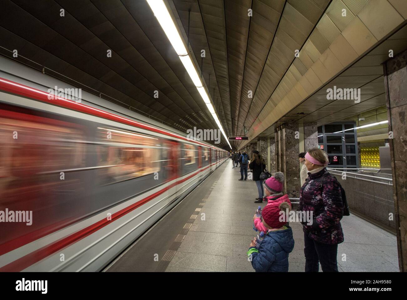 Metropolitana di praga immagini e fotografie stock ad alta risoluzione ...