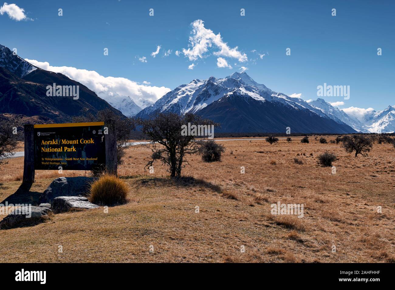 Mount cook road aoraki mount cook immagini e fotografie stock ad alta ...