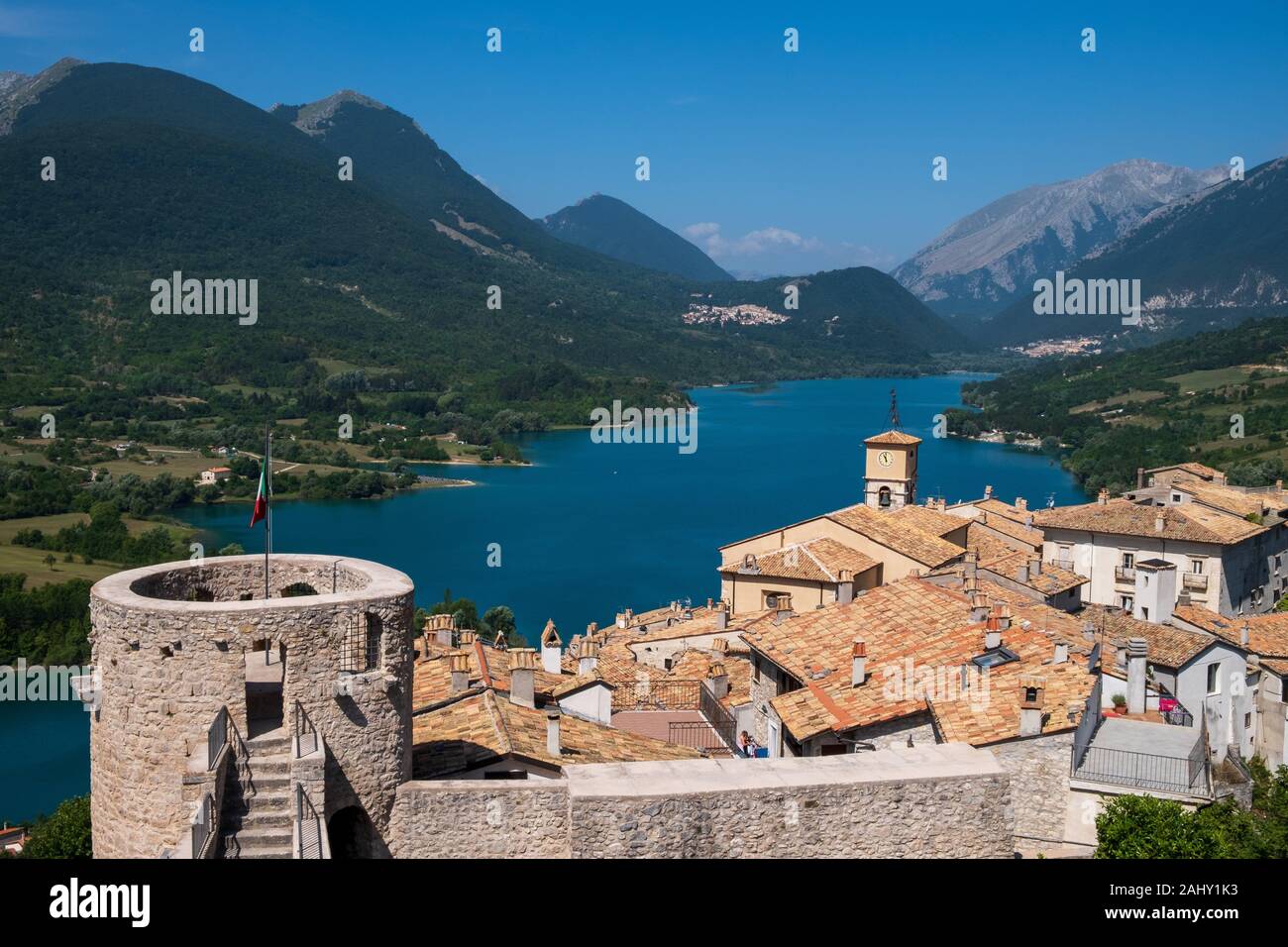 Lago di barrea Immagini e Fotos Stock - Alamy