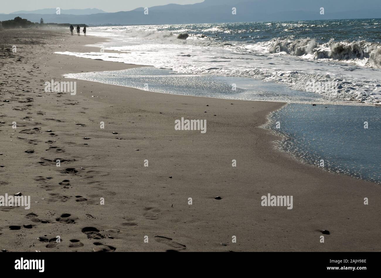 Onda e orme al tramonto immagini e fotografie stock ad alta risoluzione - Alamy