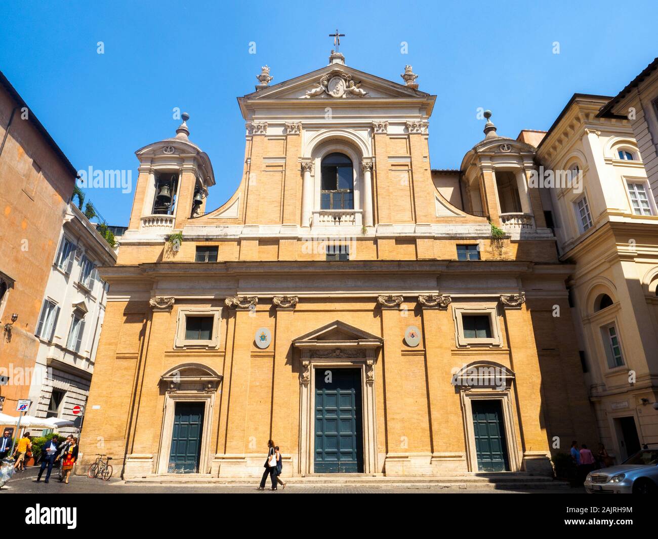 Facciata barocca romana immagini e fotografie stock ad alta risoluzione - Alamy