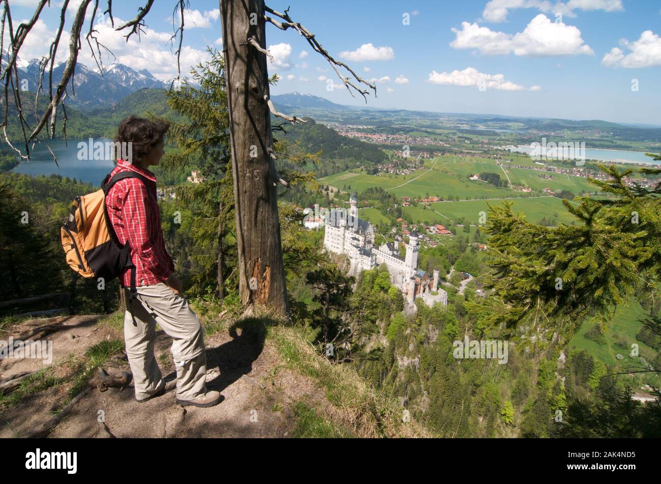 Schloss neuschwanstein mit forggensee immagini e fotografie stock ad ...