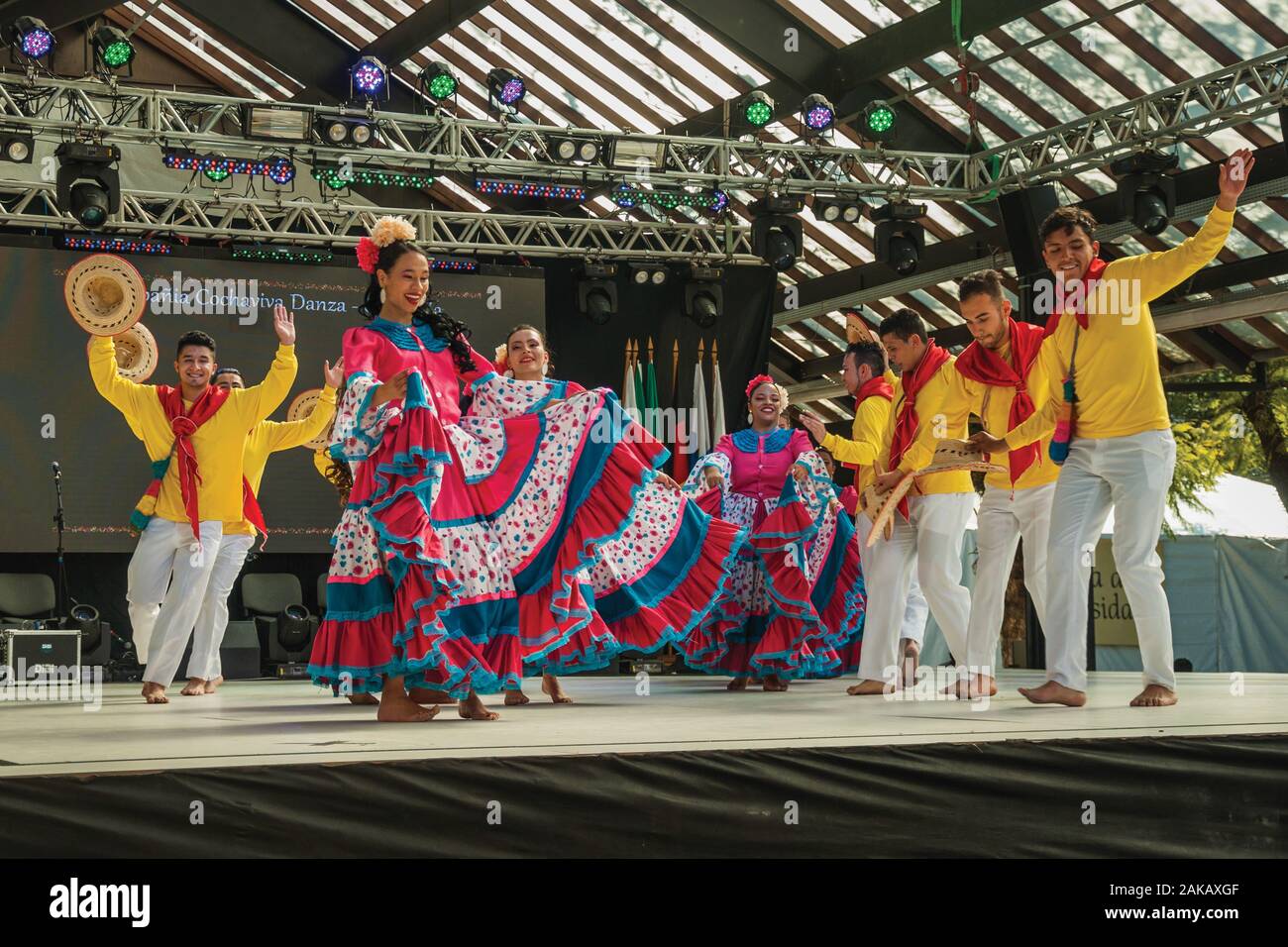 Colombian typical costume Immagini e Fotos Stock - Alamy