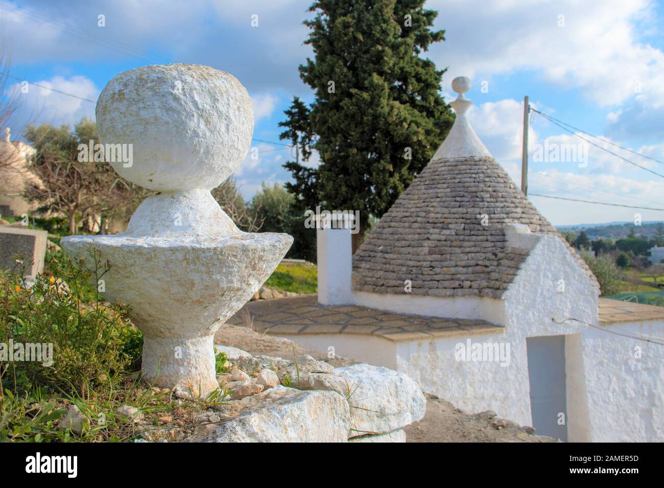 Tetto tradizionale simbolo della casa immagini e fotografie stock ad ...