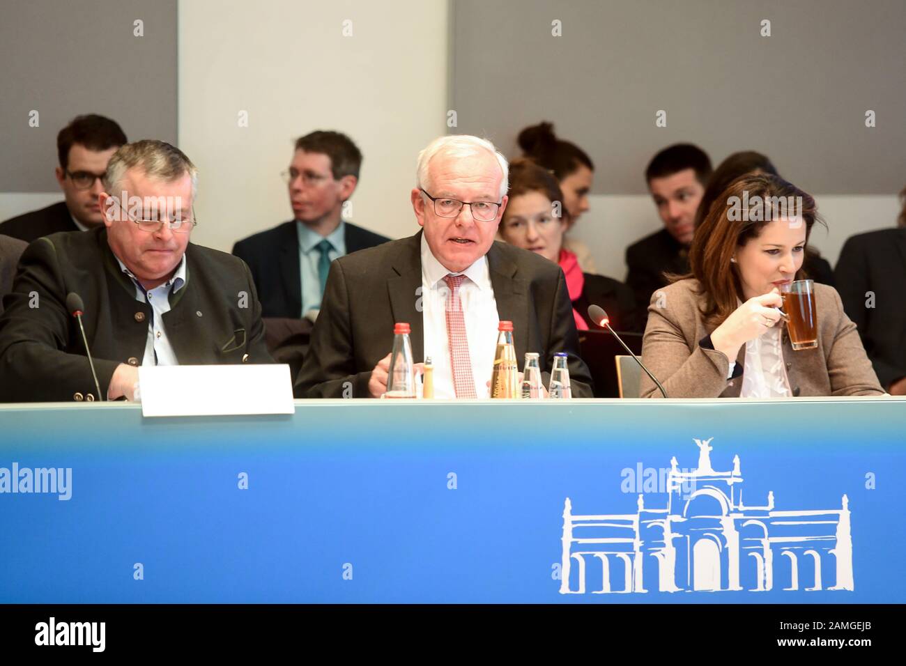 Seeon, Germania. 13th Gen 2020. Walter Heidl (l-r), presidente dell ...