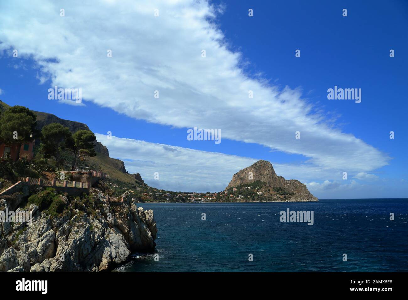 Arcus wolke immagini e fotografie stock ad alta risoluzione - Alamy
