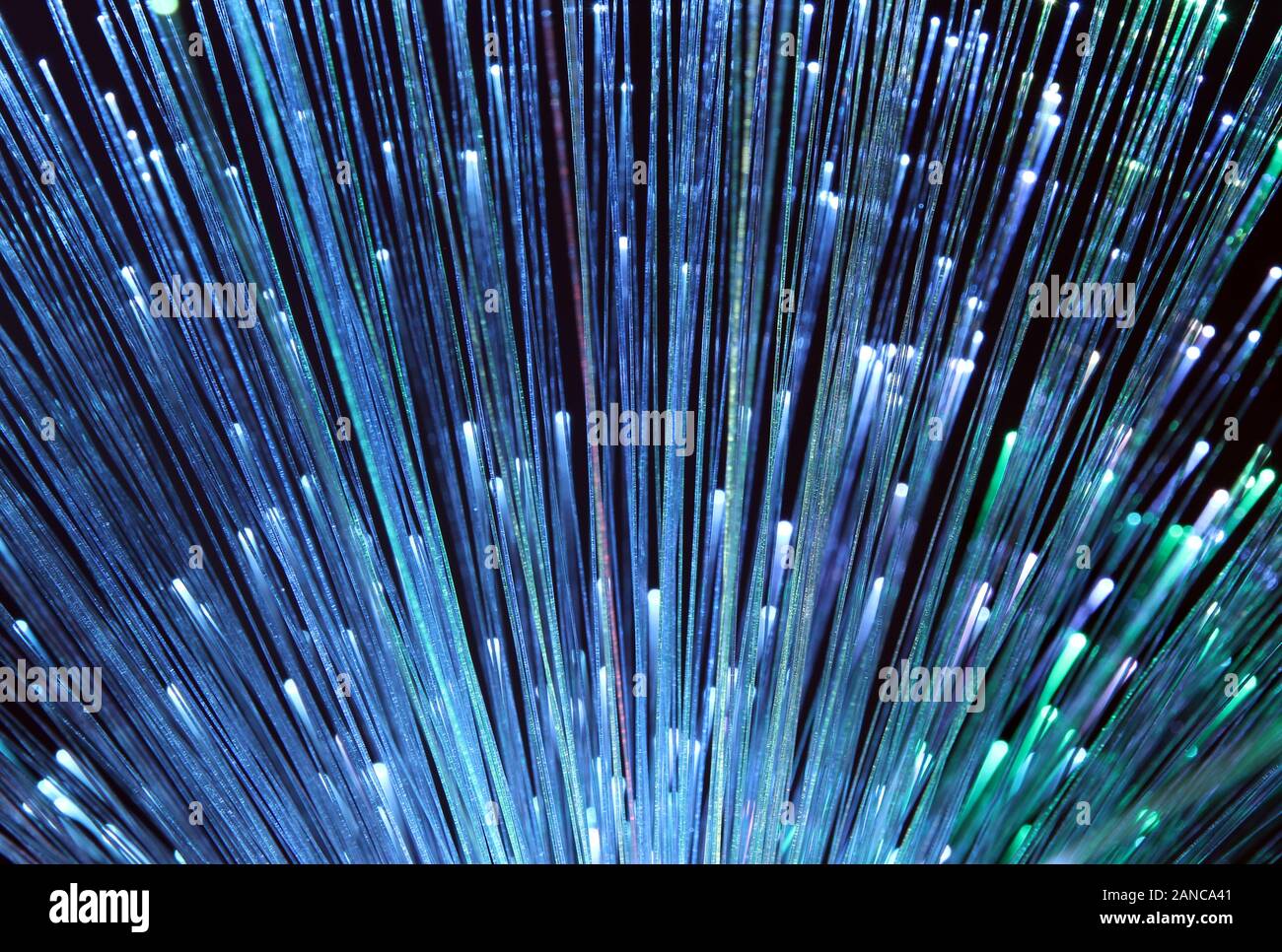 Optic fibres immagini e fotografie stock ad alta risoluzione - Alamy
