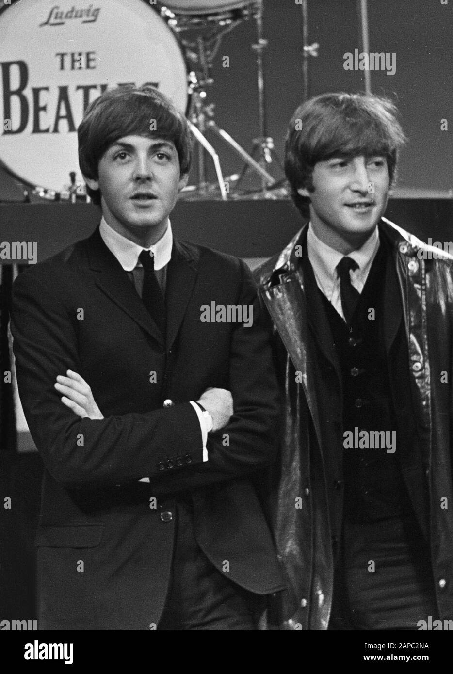 John lennon and paul mccartney Foto e Immagini Stock in Bianco e Nero - Alamy