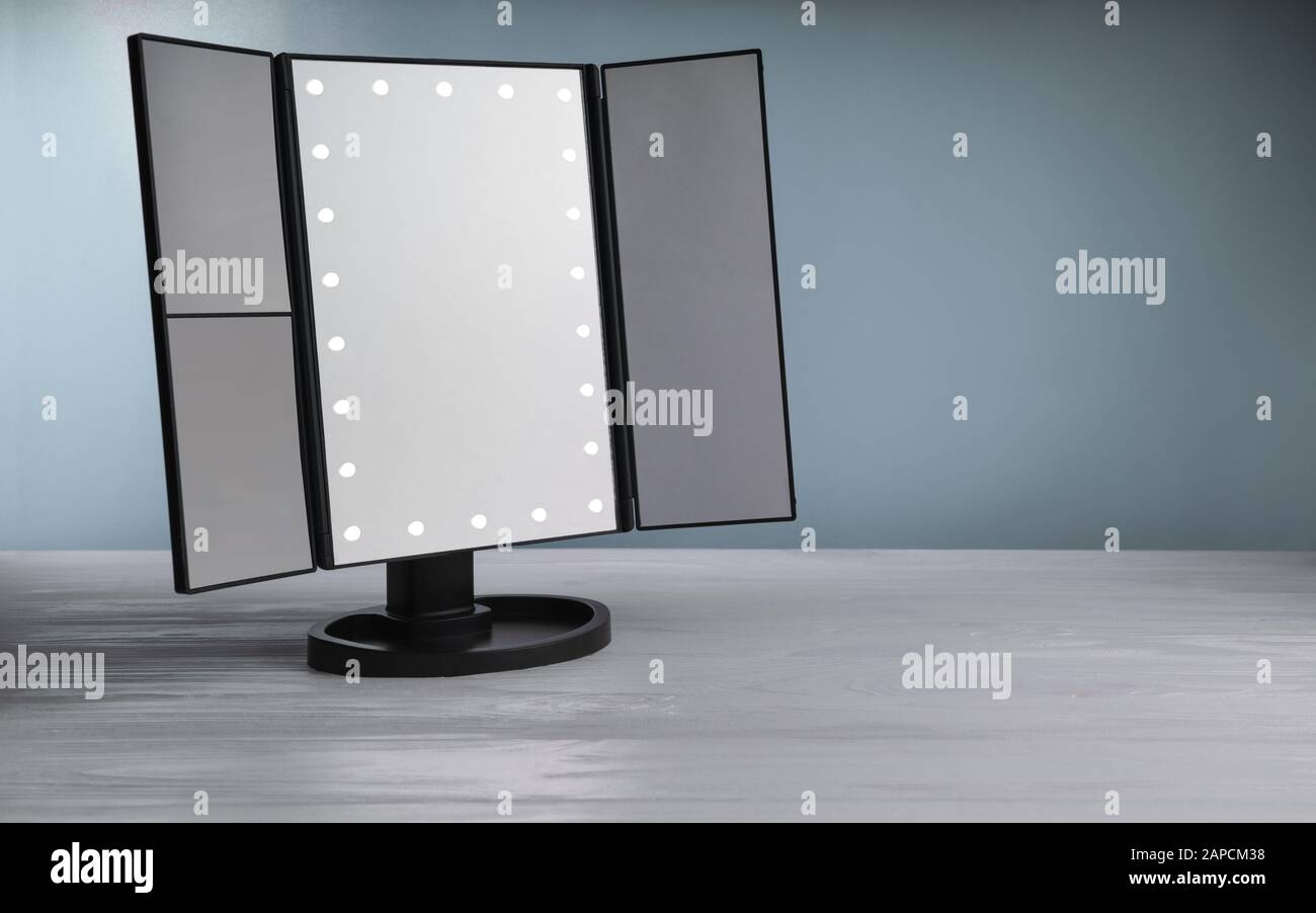 Specchi di luce a led immagini e fotografie stock ad alta risoluzione ...