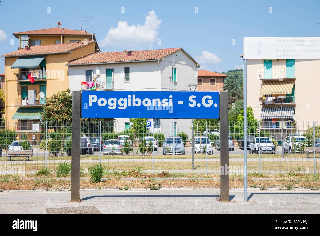 Poggibonsi del segno della stazione ferroviaria immagini e fotografie ...