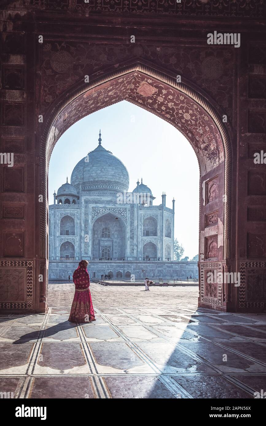 Marmo del monumento dei sari della donna dell'india india immagini e ...