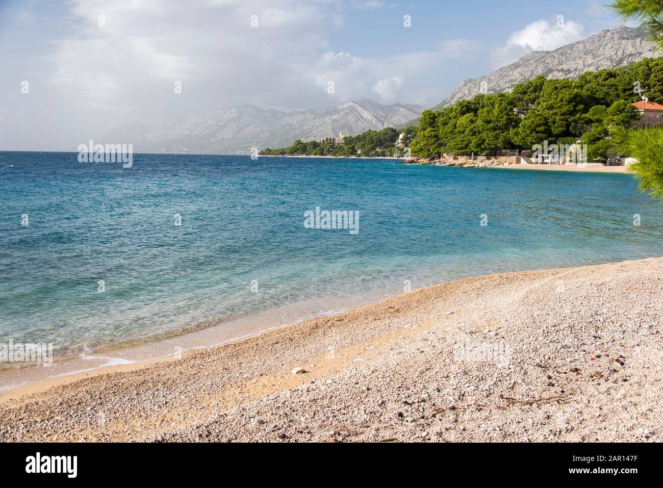Spiaggia del Mare Adriatico nella località di Brela, Croazia. Spiaggia ...