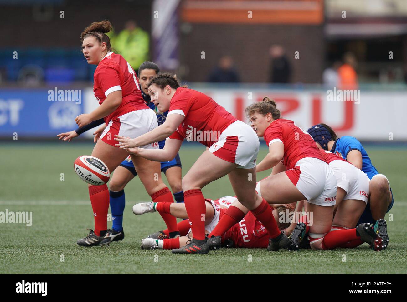 Cerys Hale (Galles) visto in azione durante Le sei Nazioni femminili ...