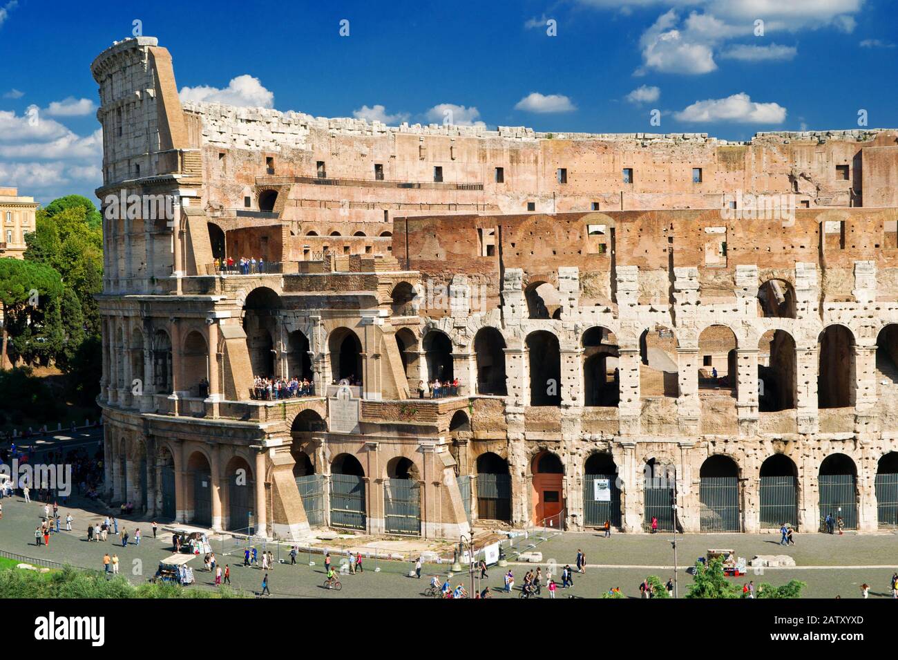 Estate del colosseo roma immagini e fotografie stock ad alta ...
