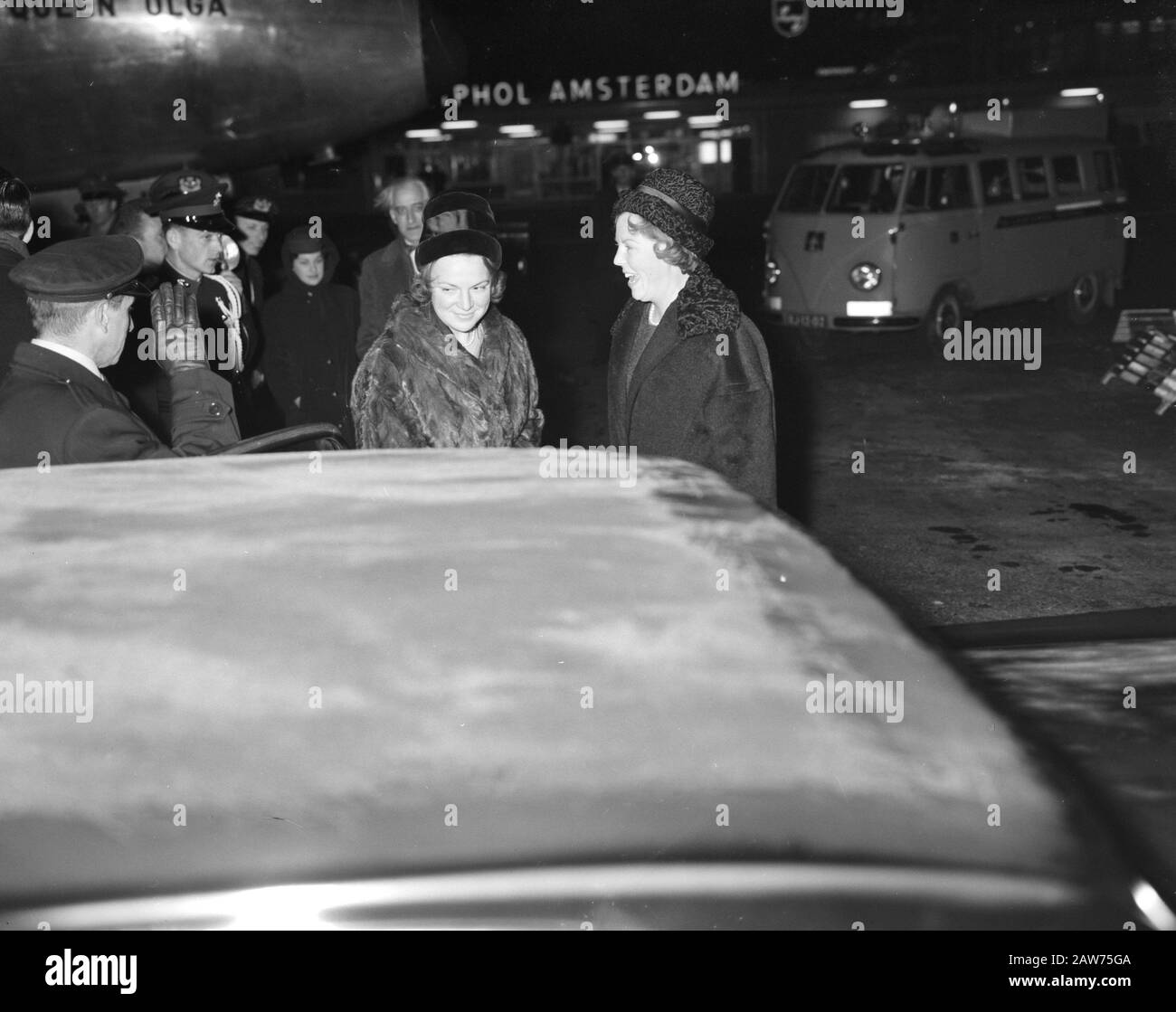 La principessa Beatrice e Irene tornarono dalla Grecia a Schiphol. Le ...