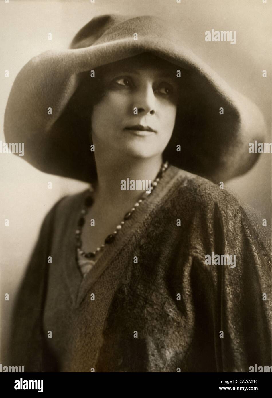 1923 , ROMA , ITALIA : la contesa italiana fascista ANNA PICCOLOMINI ...