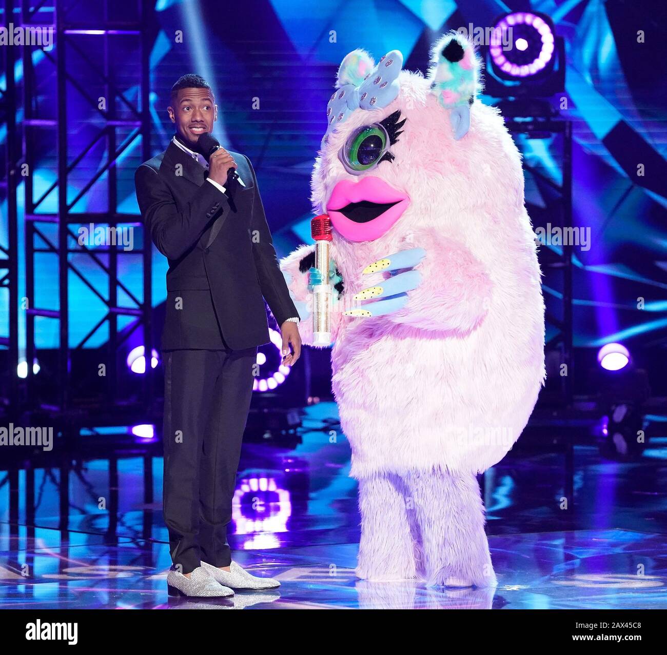 LA CANTANTE MASCHERATA, da sinistra: Host Nick Cannon, Miss Monster, The Playoffs: Gruppo A ...